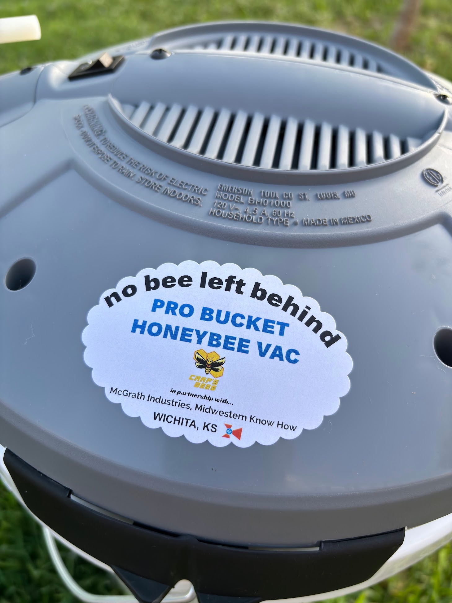 Pro Bucket Bee Vacuum | Carp's Bees