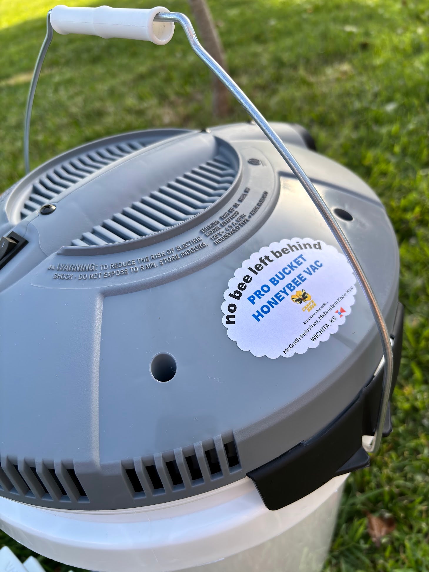 Pro Bucket Bee Vacuum | Carp's Bees